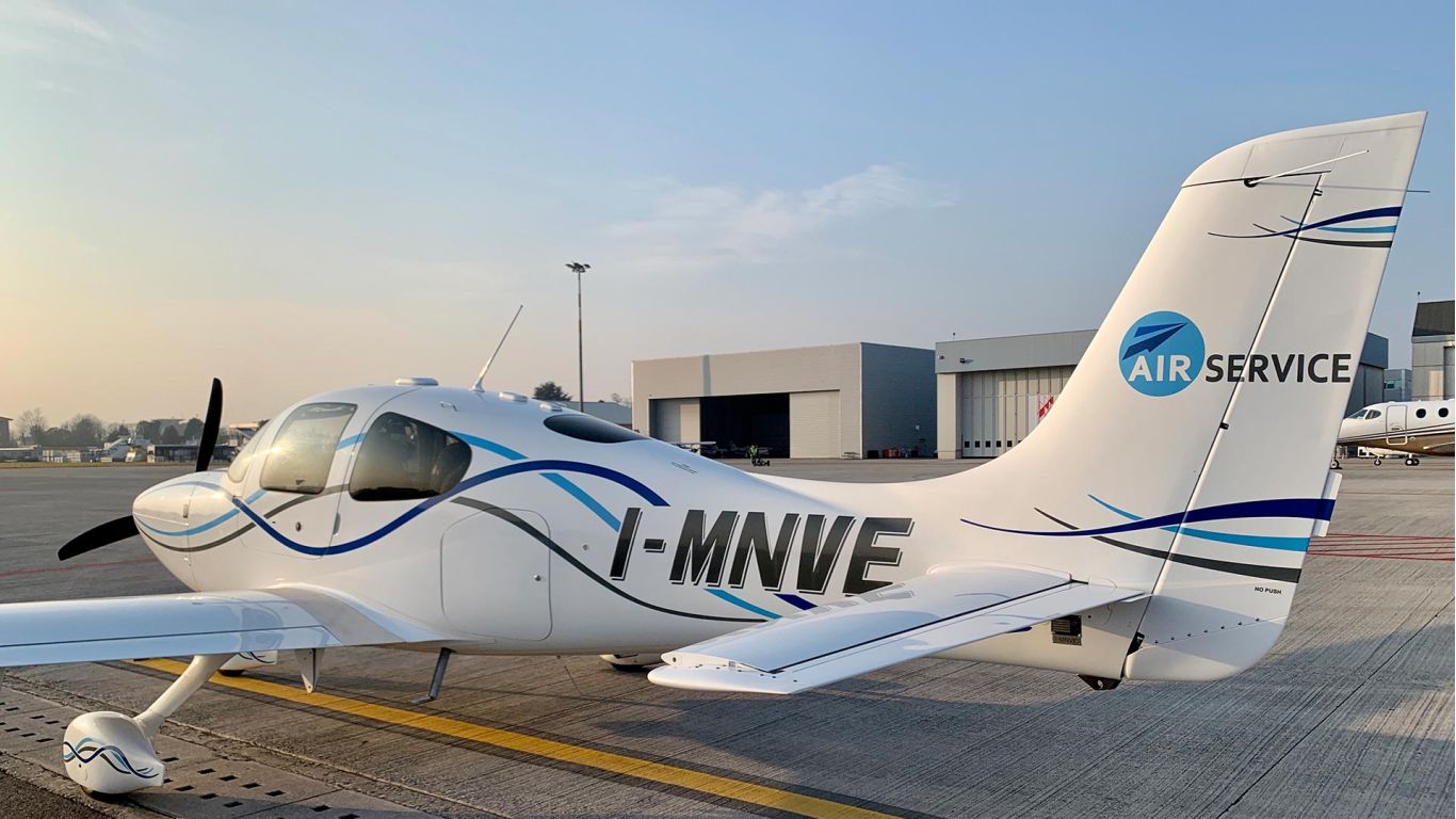 Cirrus SR20 - Air Service